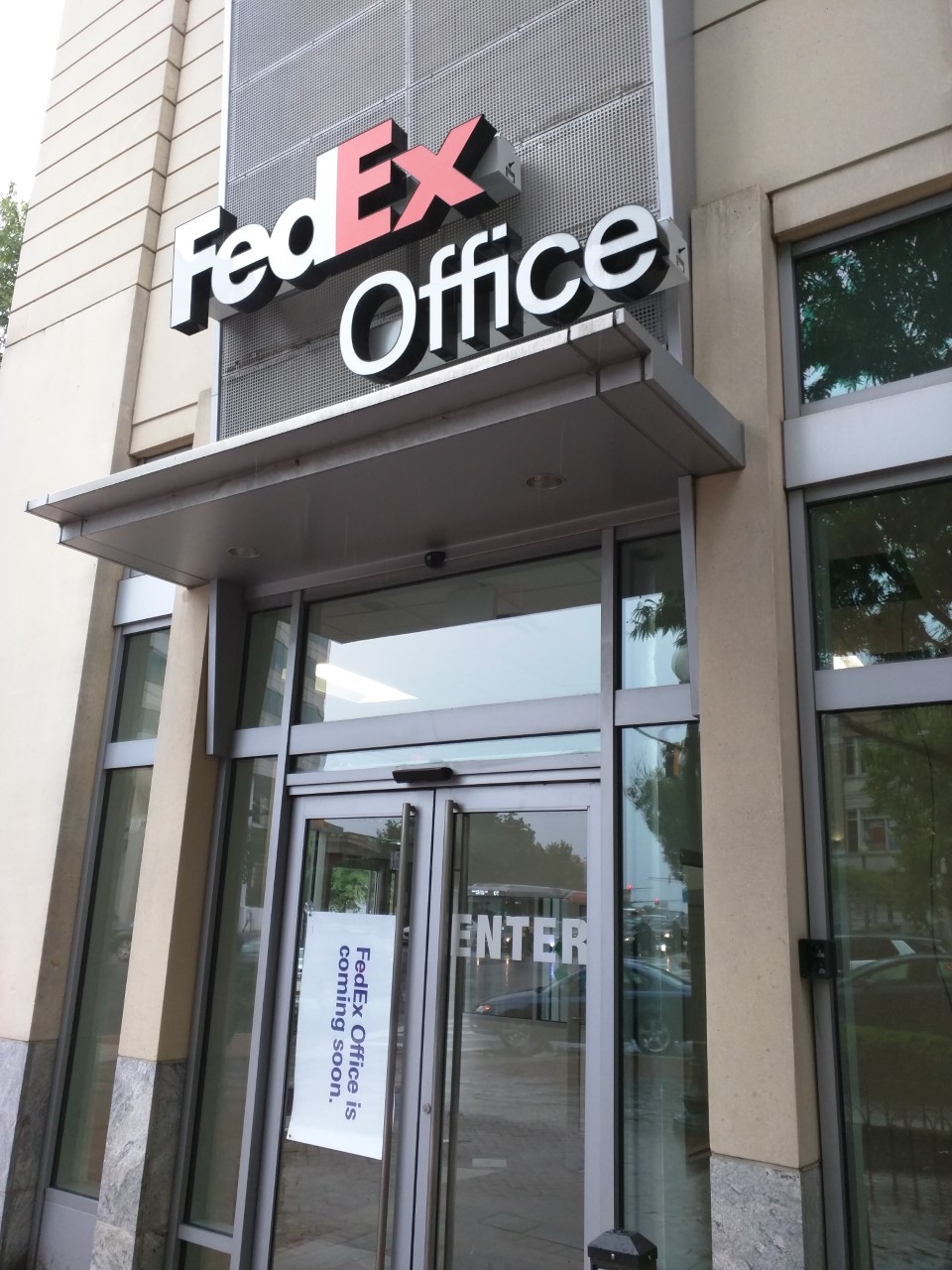 East MoCo: FedEx Office store installs sign in Silver Spring (Photos)