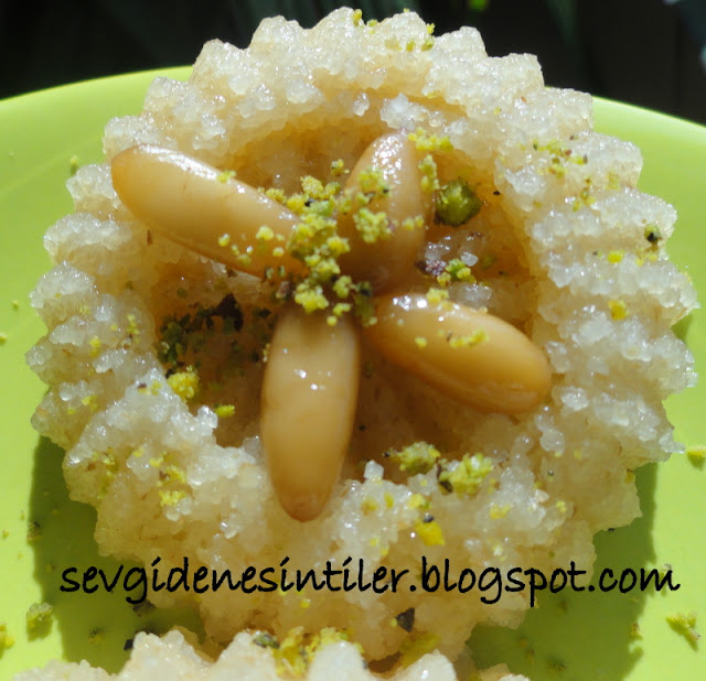 Sevgiden Esintiler: Regaib Kandili ve Fıstıklı İrmik Helvası....