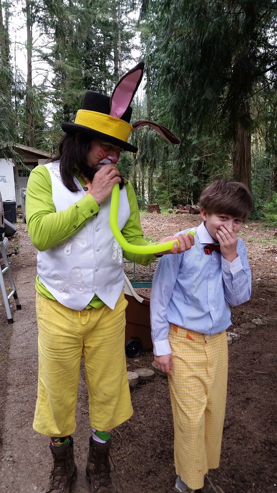 Da Dingo Dizmal Digest : Pics from Bunnies and Bagels an Olive and ...