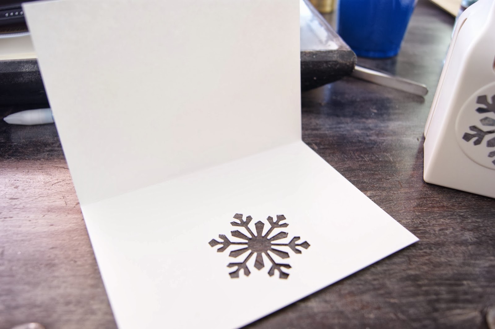 Sorella Style: DIY: Glittery Snowflake Note Cards