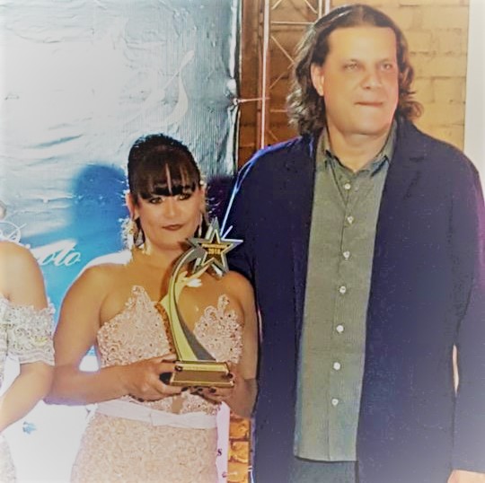 SIMONE TORRES COMEMORA 5 ANOS DO SEU "ROMEU & JULIETA BUFFET"