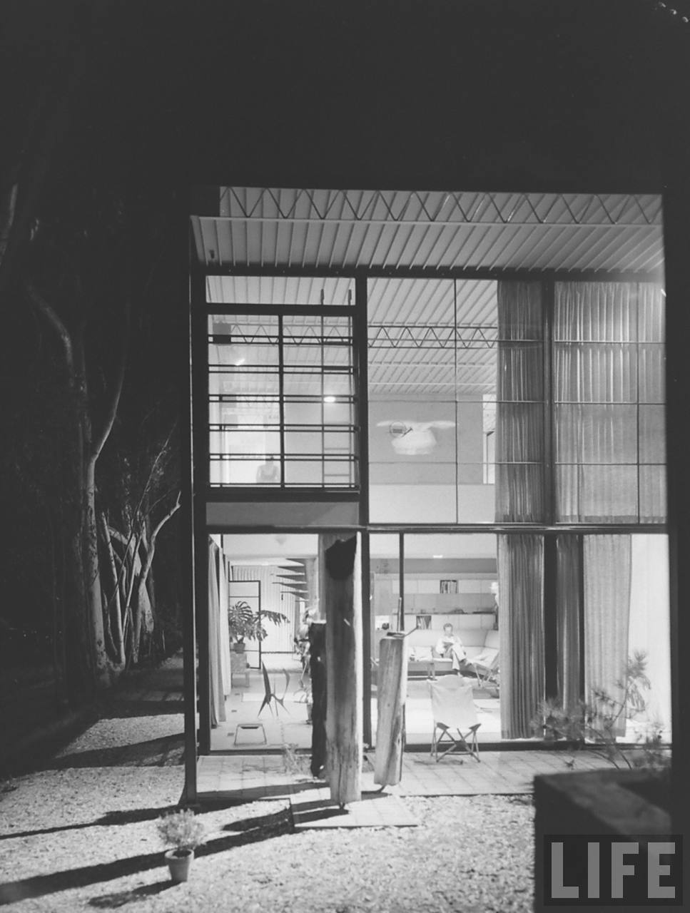 Solitary Dog Sculptor I: Architecture - Arquitectura: Charles Eames ...