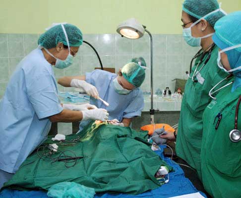 Vlissingen Bantu Pengembangan Klinik Mata - Maluku Post