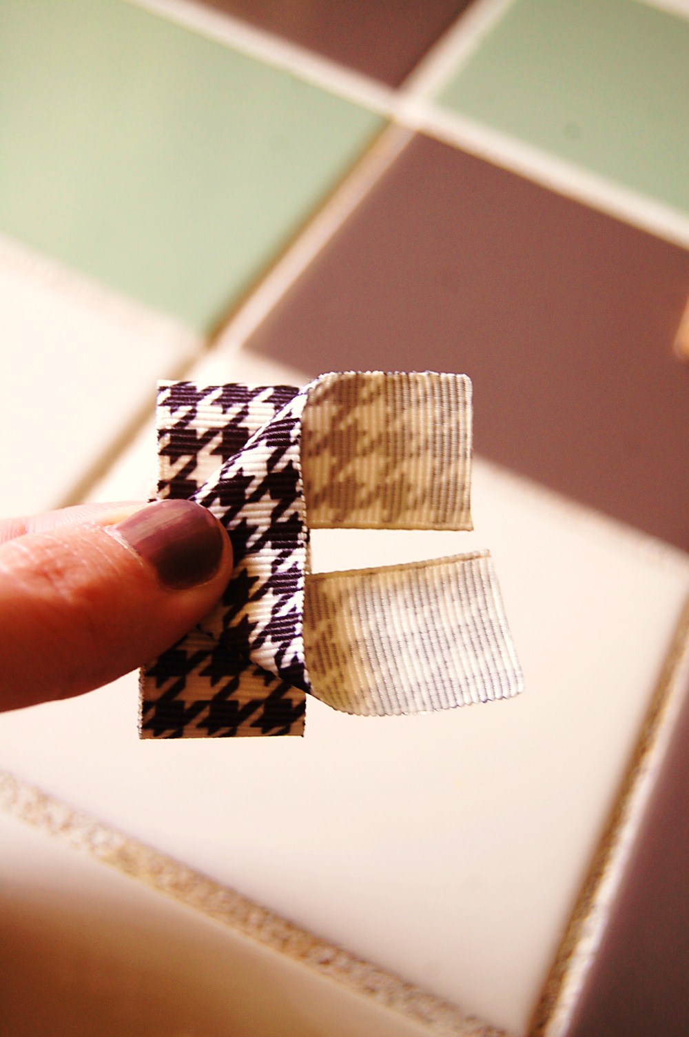 Mommy Monologue: DIY Wednesday--Bow Bookmarks