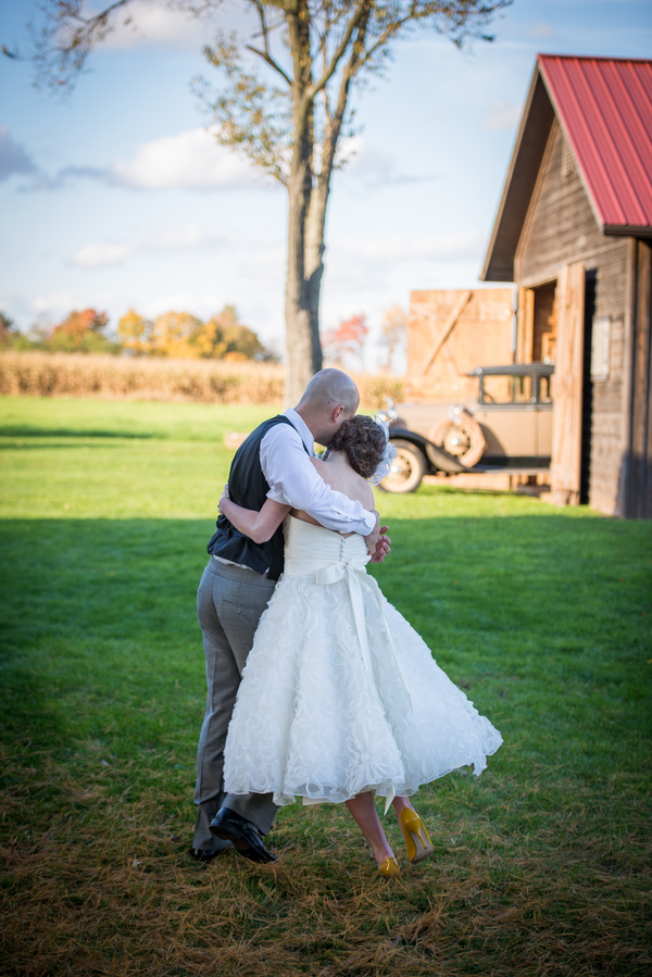 BRIDE CHIC: SHELBY AND SETH'S FARM AND CITY WEDDING