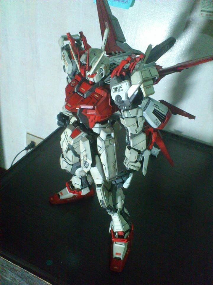 PG 1/60 Strike Rouge "Ver. Twisted Fury" - Custom Build