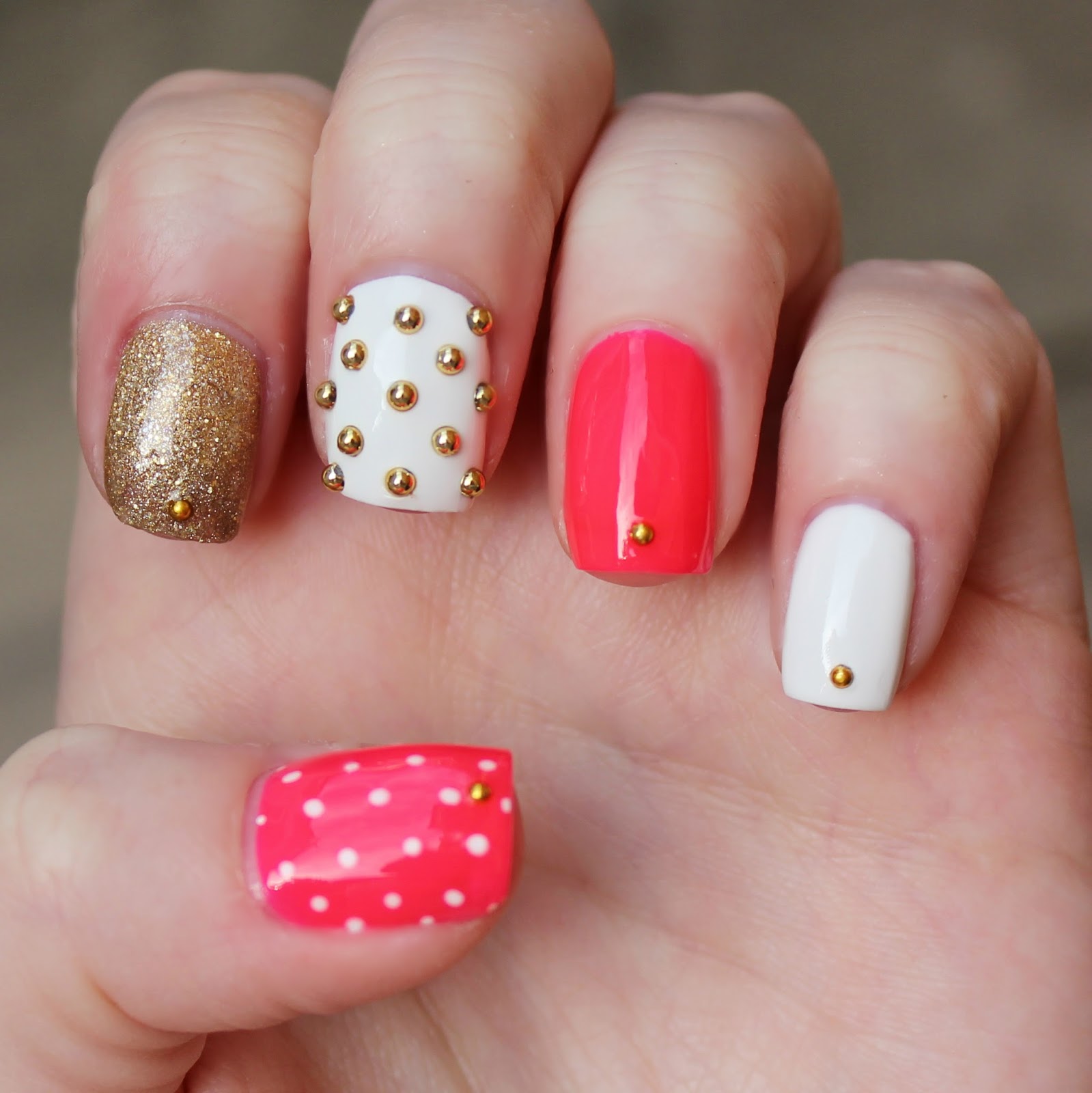 Dahlia Nails: In My Little Gold Book