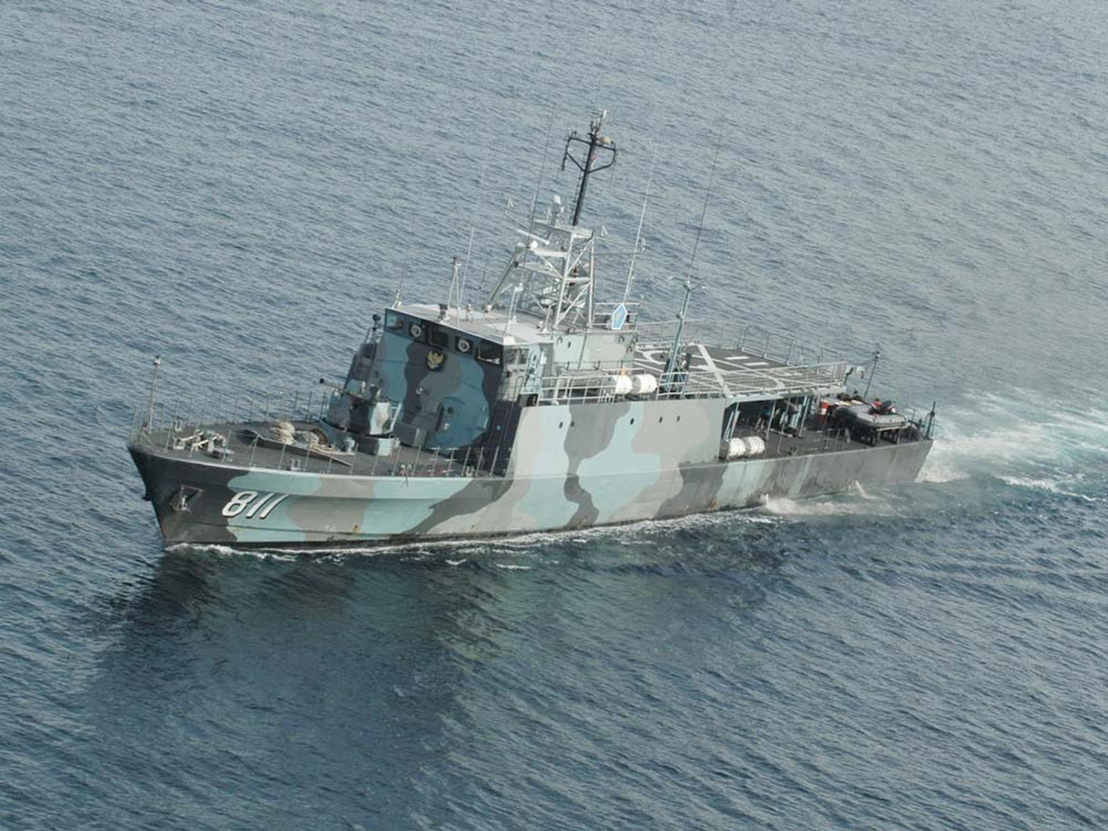 Garuda Militer: ★ FPB-57