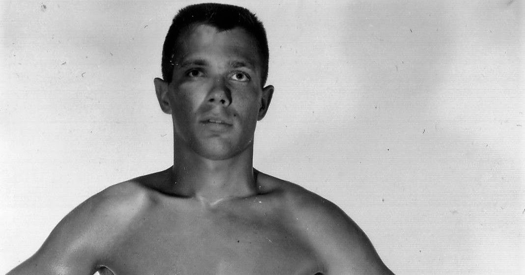 Men From Back Then : The Magical Posing Pouch