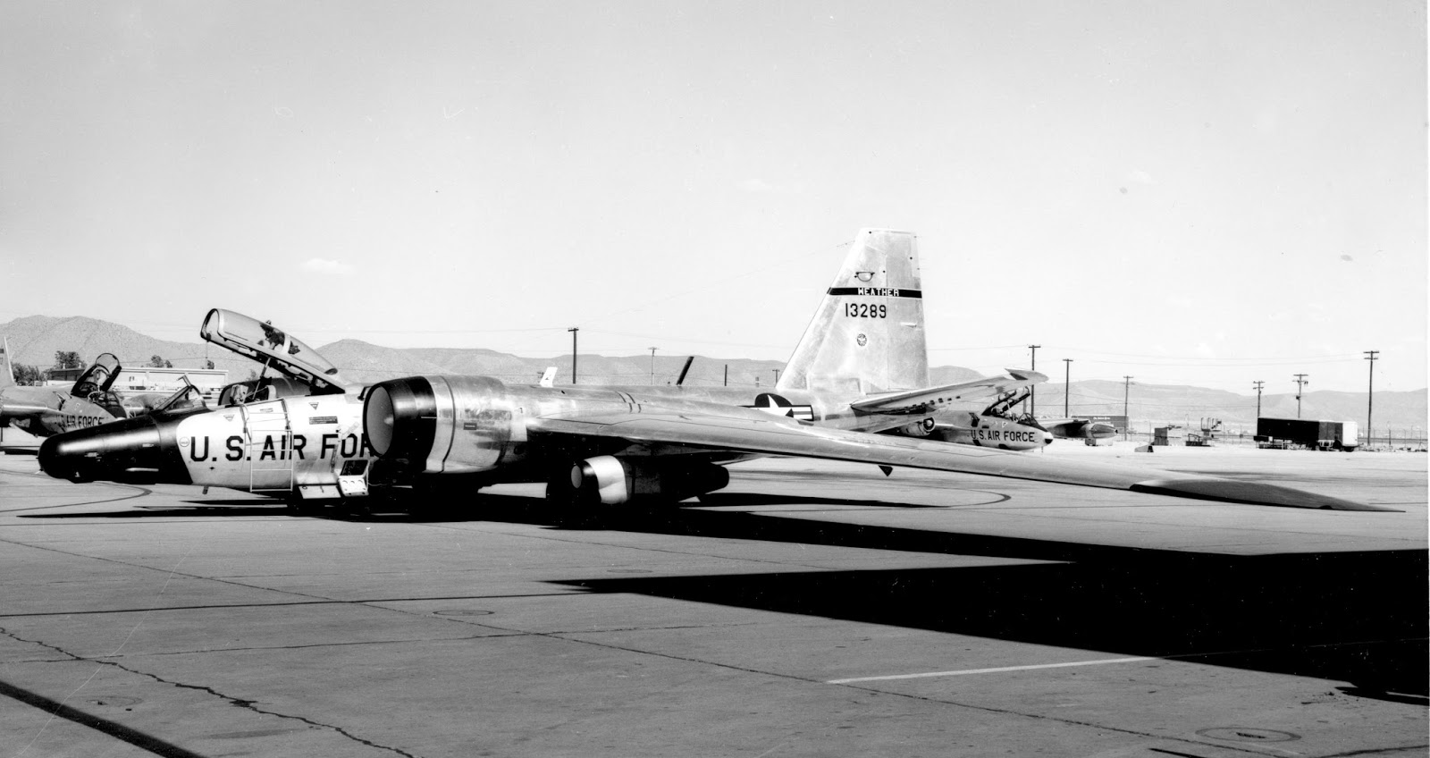 Des pilotes et des avions.: Martin WB-57F