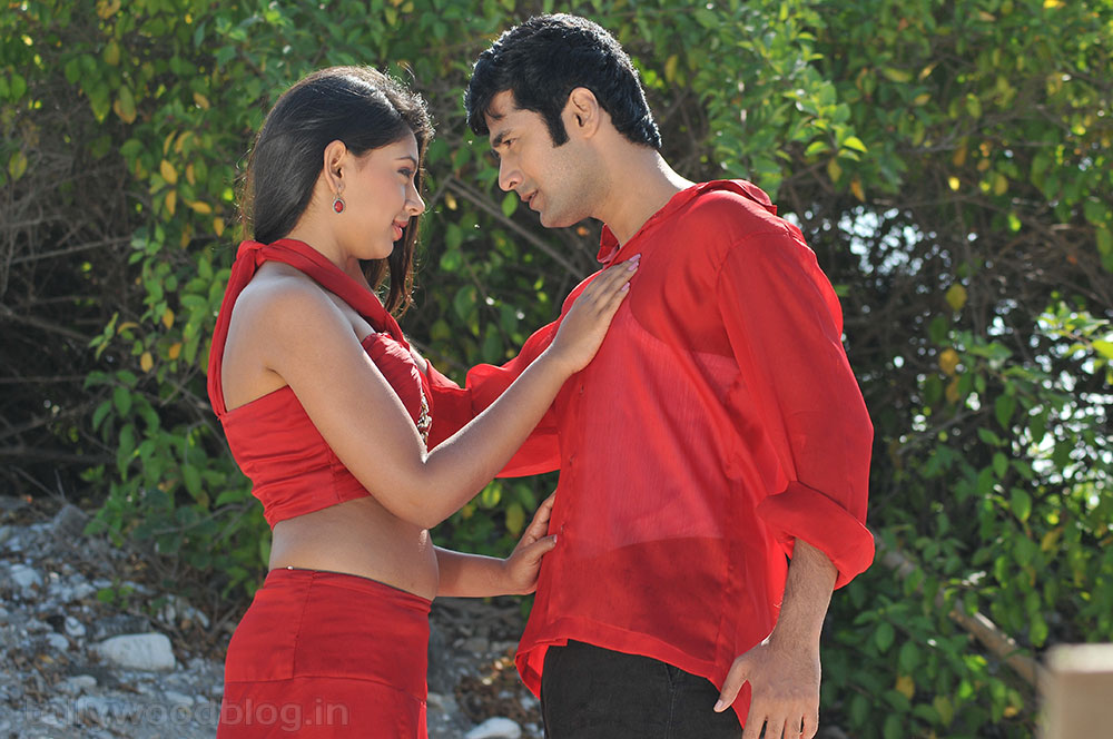Pelli Pustakam Movie Romantic Photos Gallery