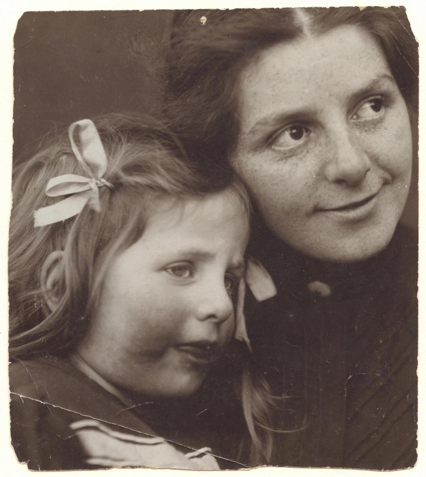 ART & ARTISTS: 2017-07-30