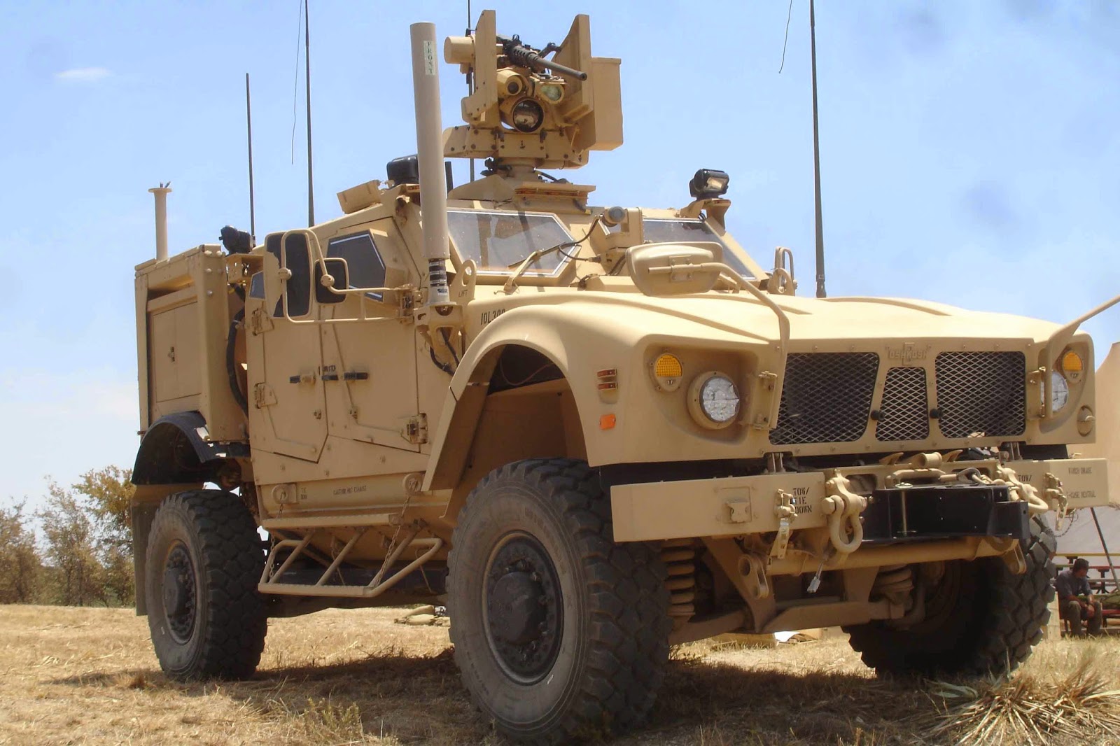 Military Wheeled Fighting Vehicles: Mrap-All Terrain Vehicle Oshkosh