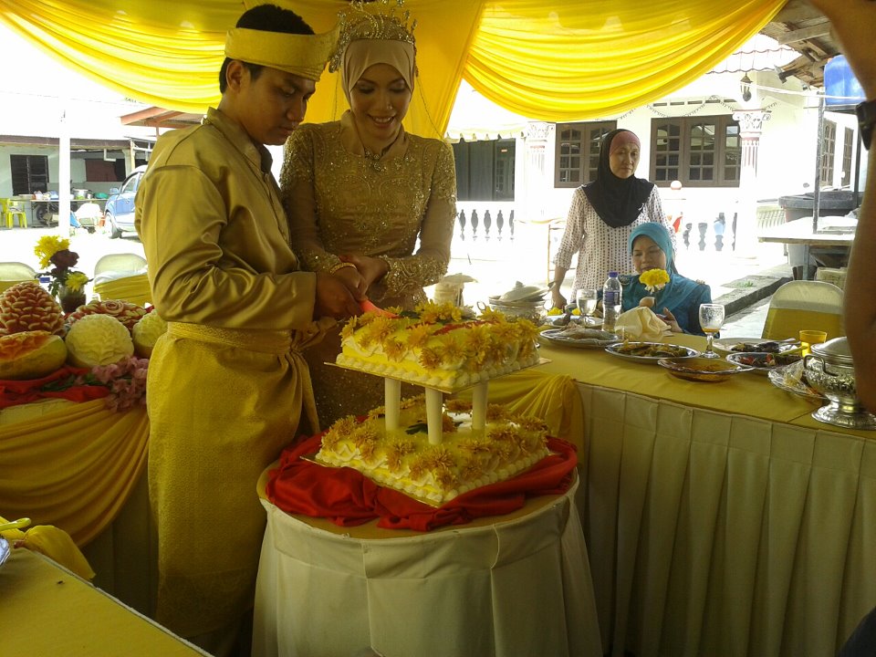 ANIE DELIGHT HOME MADE CAKE & CHOCOLATE: Kek Perkahwinan 2 Tingkat ...