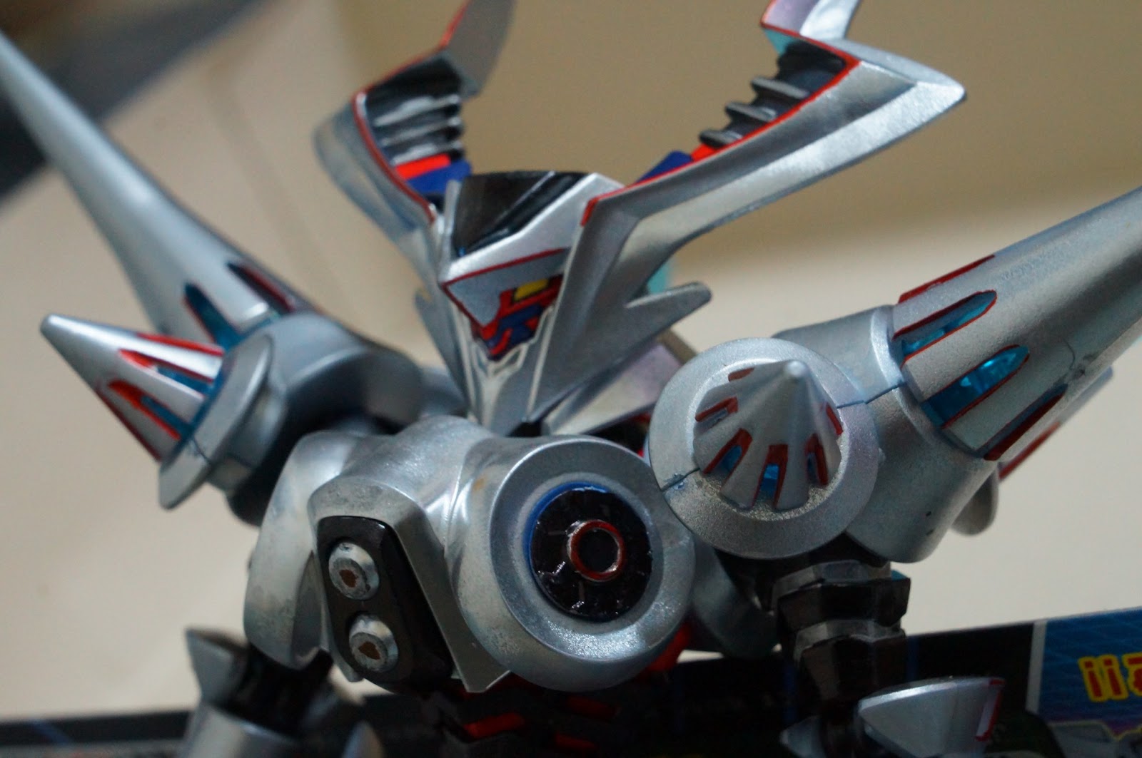 玩具堆: 紙箱戰機 LBX-033 宙斯 Zeus