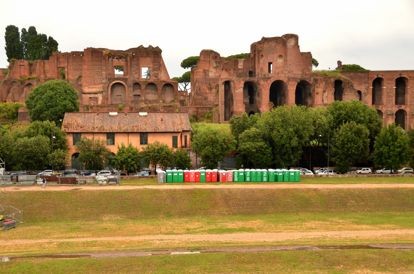 [義大利-羅馬] 歐洲行。羅馬第二天短記（卡拉卡拉浴場、真理之口、聖尼古拉監獄教堂、維托里亞諾）