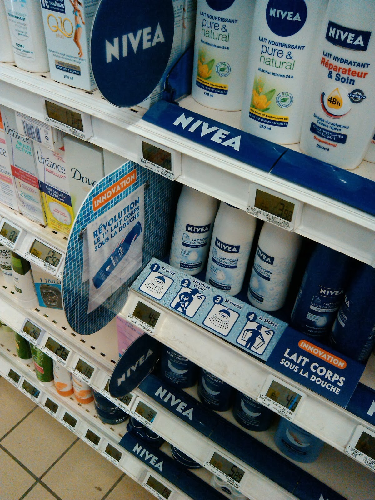 PLV Database: Habillage de linéaire et stop rayon Nivéa