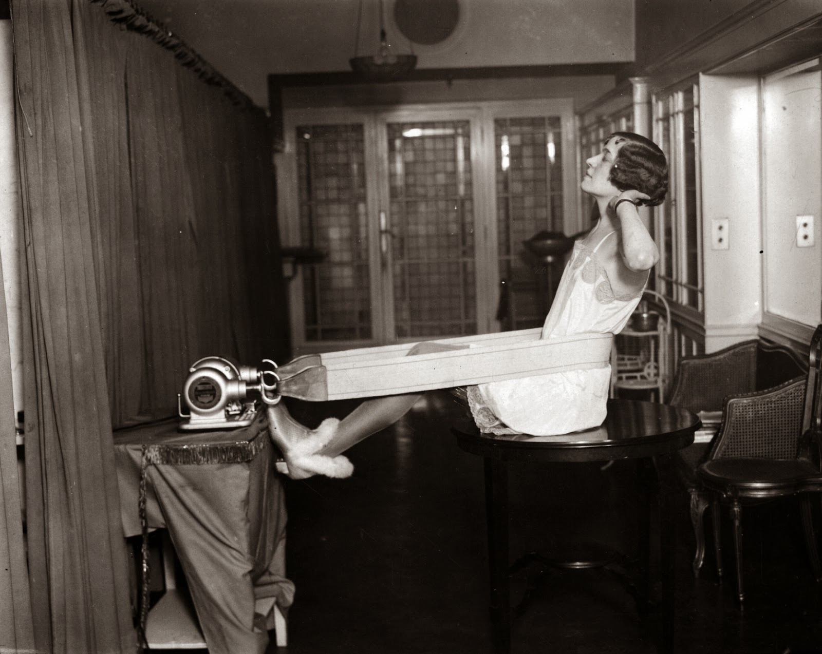 Interesting Vintage Photos Show Women Doing Exercise in the 1920s ...