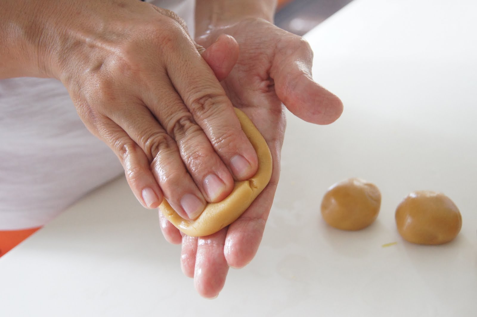Mooncake With Coconut Pandan Filling