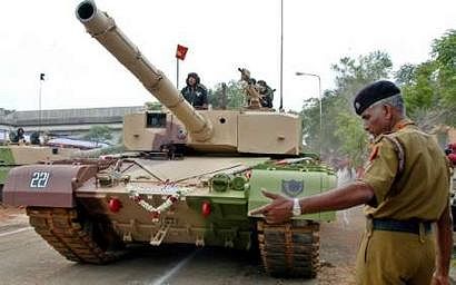WORLD DEFENCE: Arjun Tanks Deployed At Jaisalmer Border With Pakistan