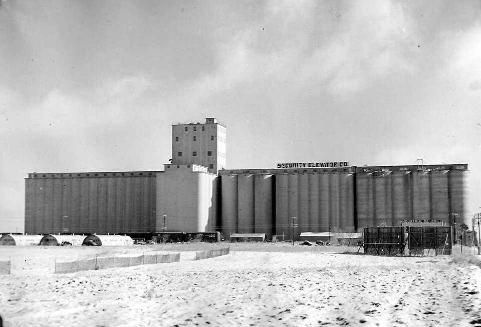 Towns and Nature: Hutchinson, KS: ADM, Cargill and Misc Grain Elevators