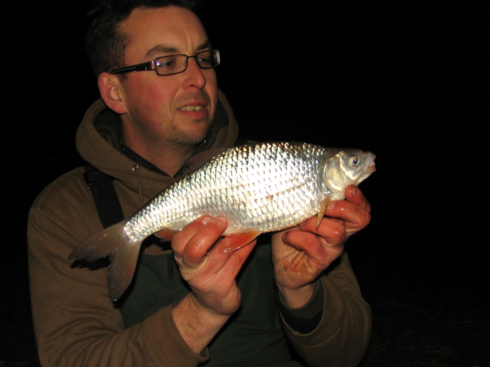 A Specialist Anglers Diary: Bolt rig for roach - the two pound dream