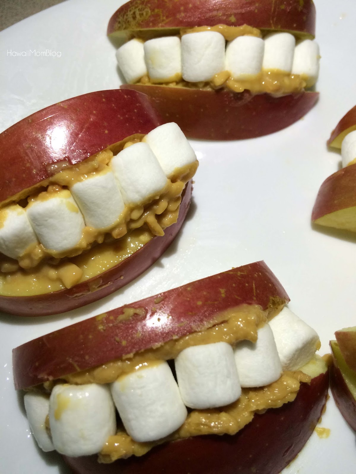 Hawaii Mom Blog: Smiley Apple Snacks