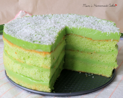 Mum's Homemade Cakes and more: Pandan Layer Cake with Gula Melaka Milk Soak