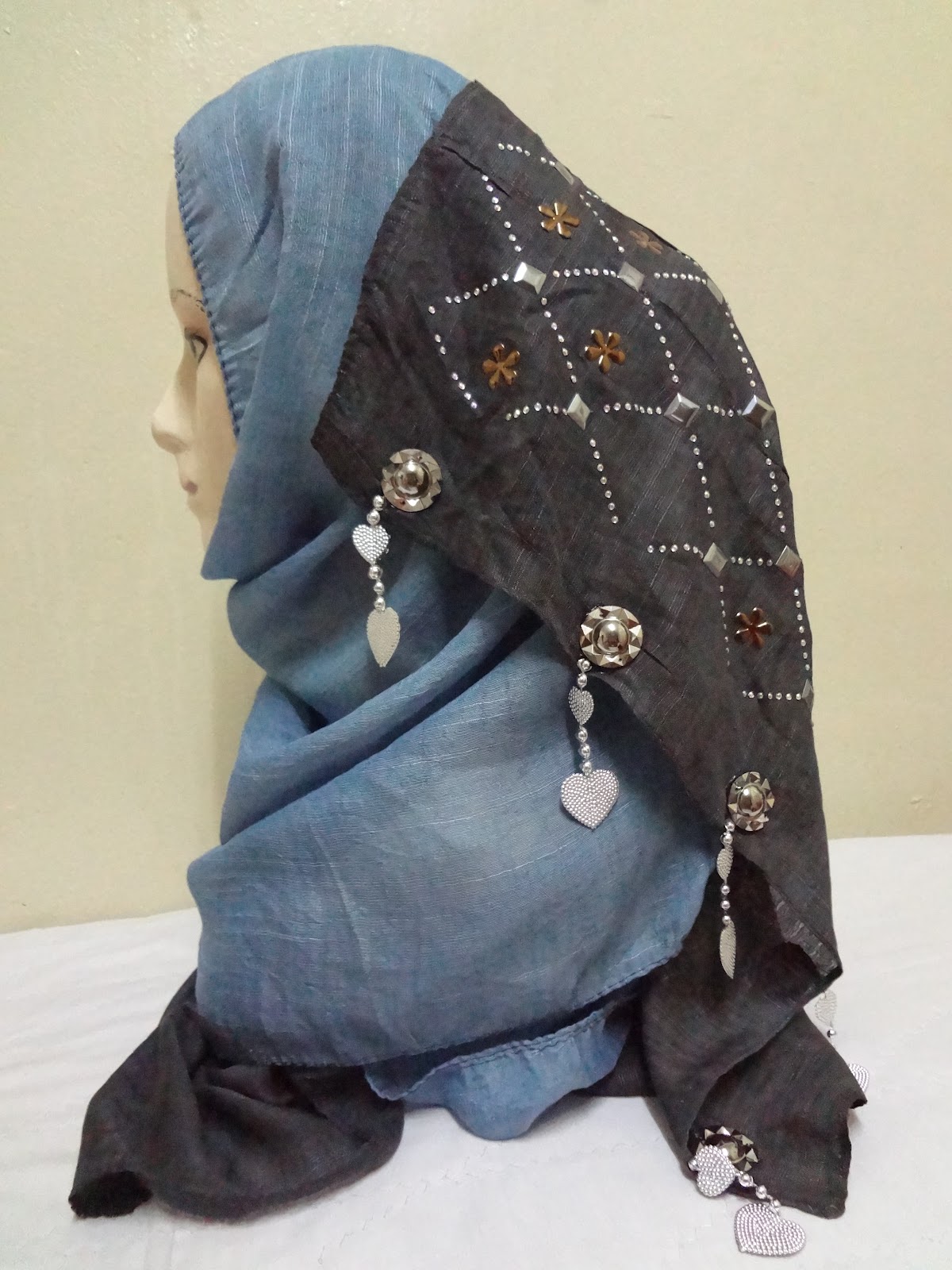 MAWAR JINGGA: Shawl Manik Berjuntai