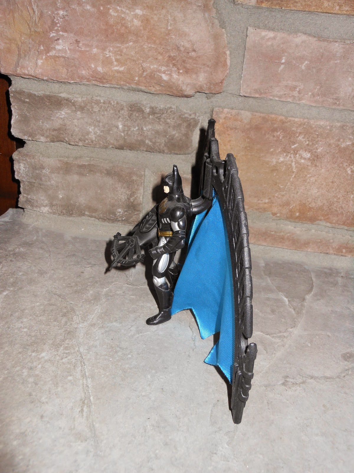 Emperor Dinobot's giant Batman figure database and review site!: Solar ...