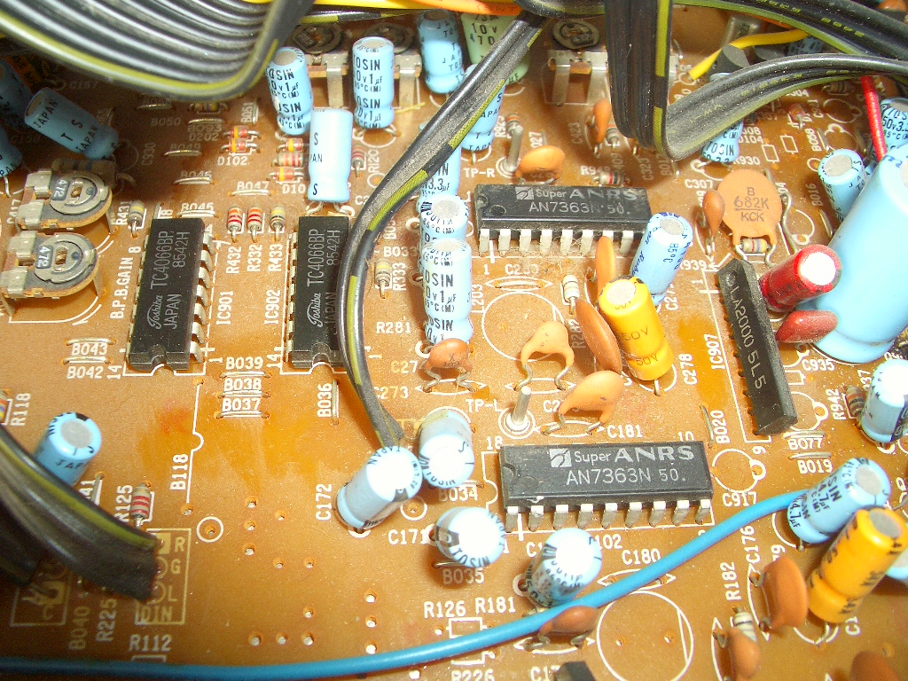 МАГНИТОЛиЯ - бумбоксы, магнитофоны и магнитолы!: JVC PC-W330LS