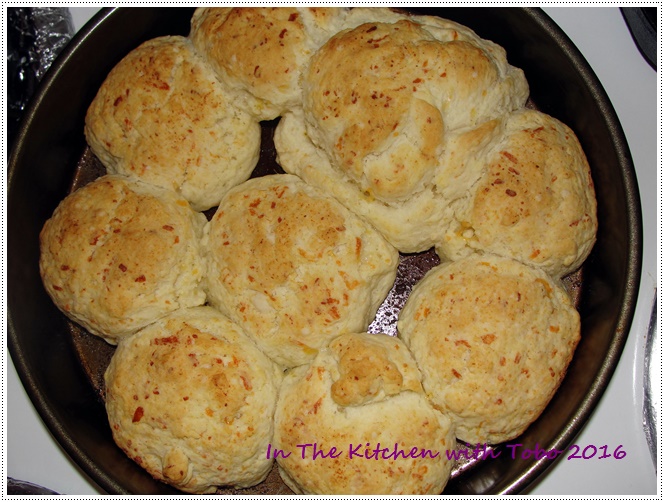 In The Kitchen With Tobo: Good Dinner Biscuits