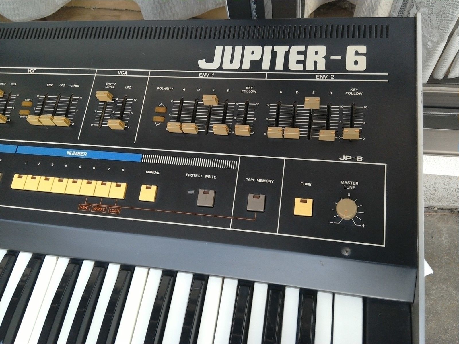 MATRIXSYNTH: Roland Jupiter-6 polyphonic synthesizer serviced