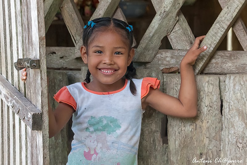 Solsones en Imagenes: Costa Rica, Su Gente.Niña Reserva Indigena Bri Bri