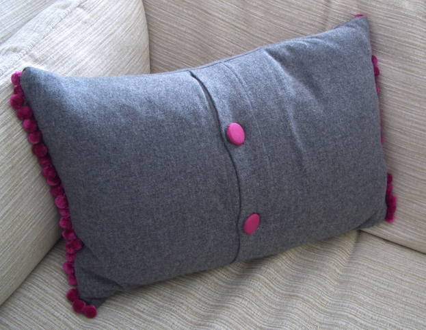 The Button Ship: Cushions: making a button back