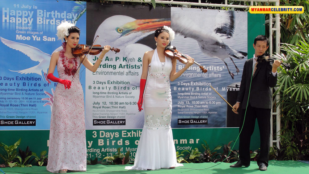 Moe Yu San: Happy Birthday - Happy Birdsday!