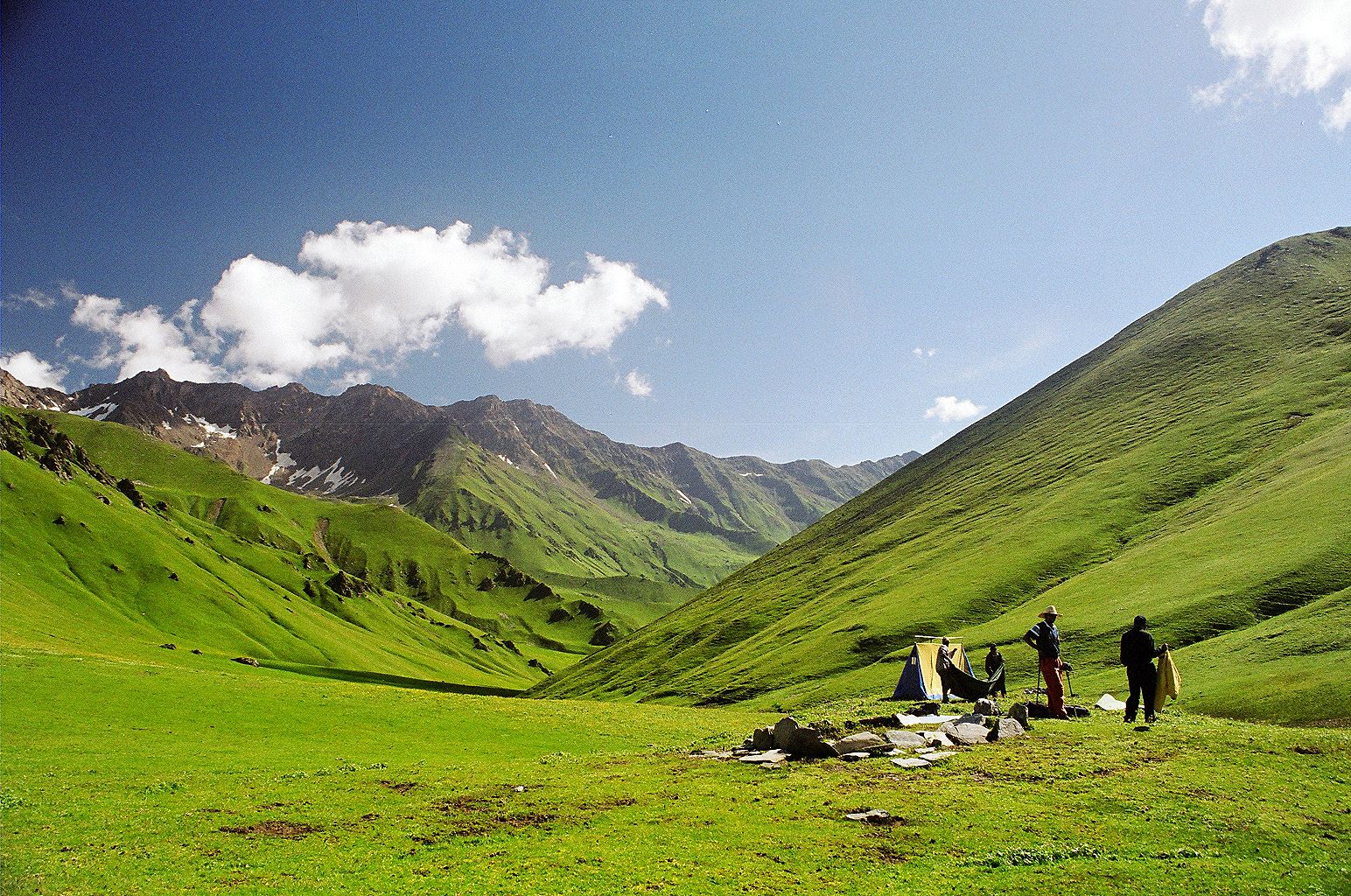 high altitude meadow "Dayara Bugyal"