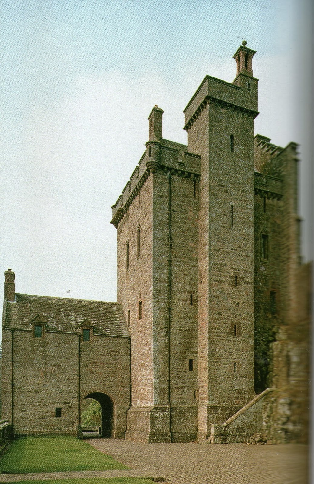 The Drummonds of Strathearn - their Castle , Rob Roy and a King's ...