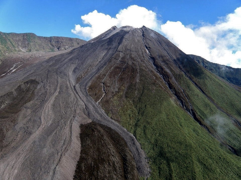 Reventador - Volcanian