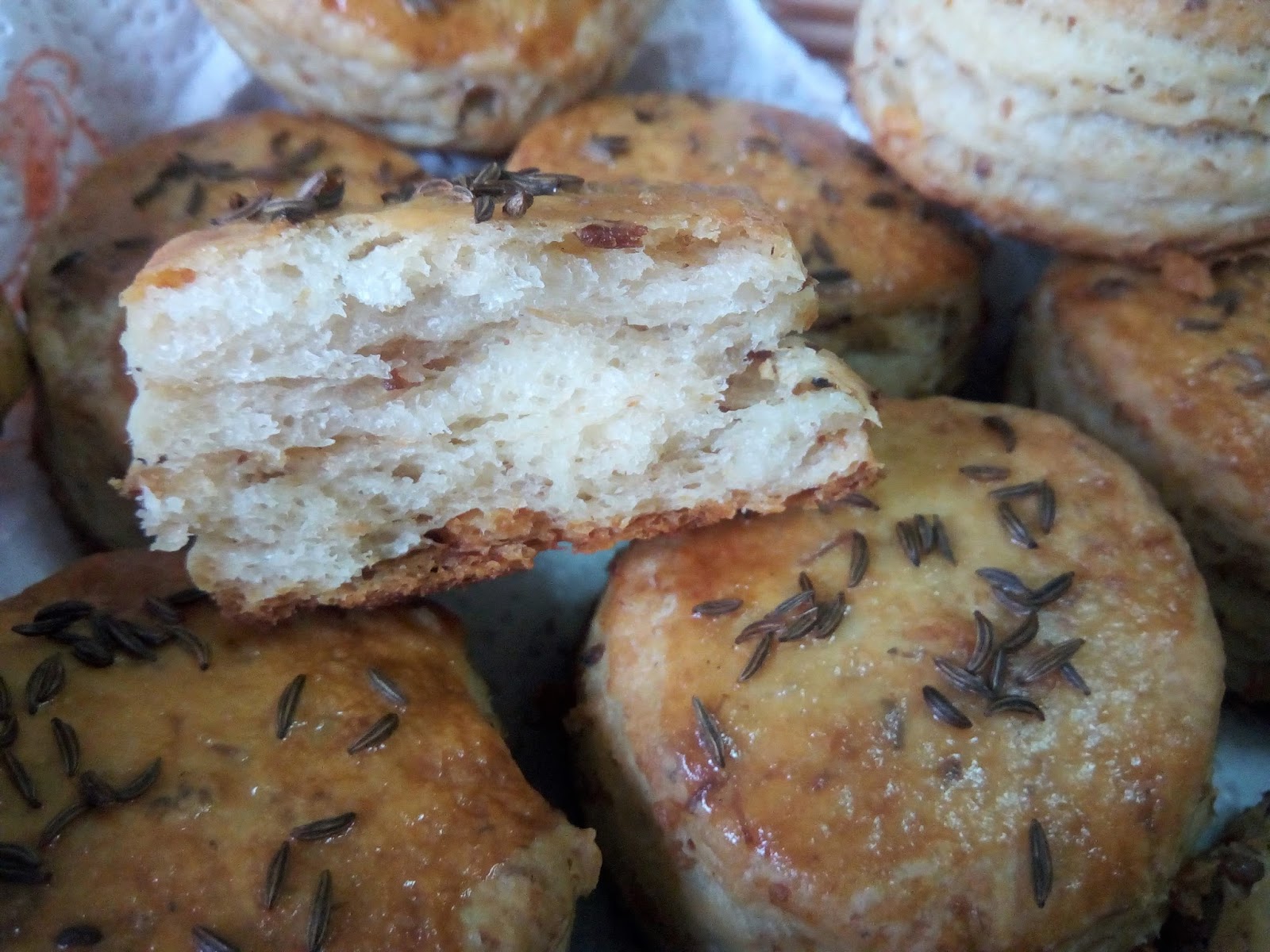 Hellena ...din bucataria mea...: Pogaci cu jumari