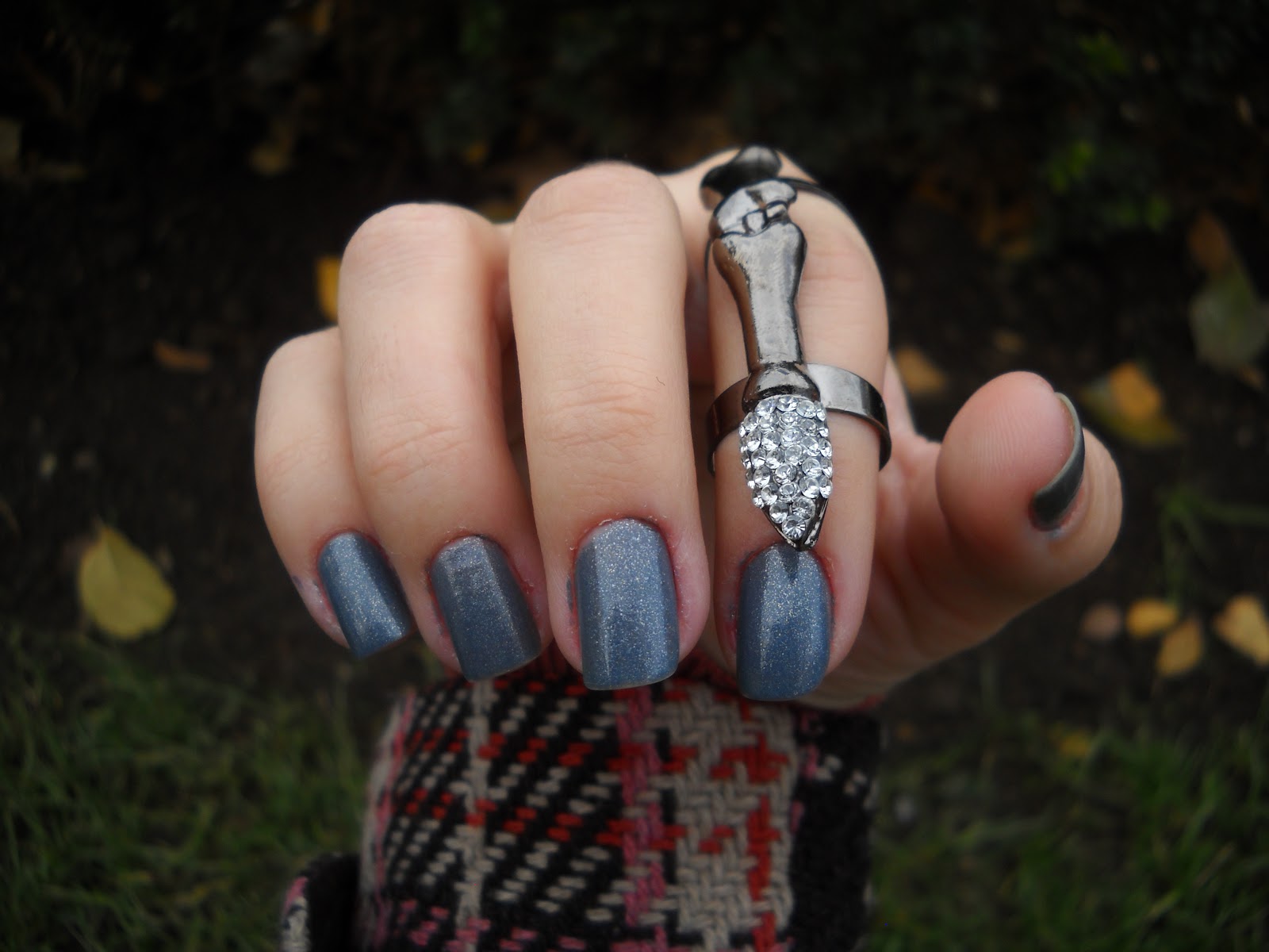 Gilded Feathers: Inel Deget Scheletic- Pret 20 Lei- Vandut