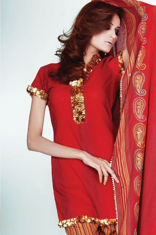 Club 4 Buzz: Mehreen Syed Pakistani Model