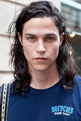 La Base observa: Miles McMillan modelo americano nacido en La Jolla ...