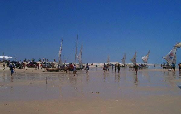 Revista Litoral Leste: Aquiraz: Praia do Batoque Revista Litoral Leste: Aquiraz: Praia do Batoque
