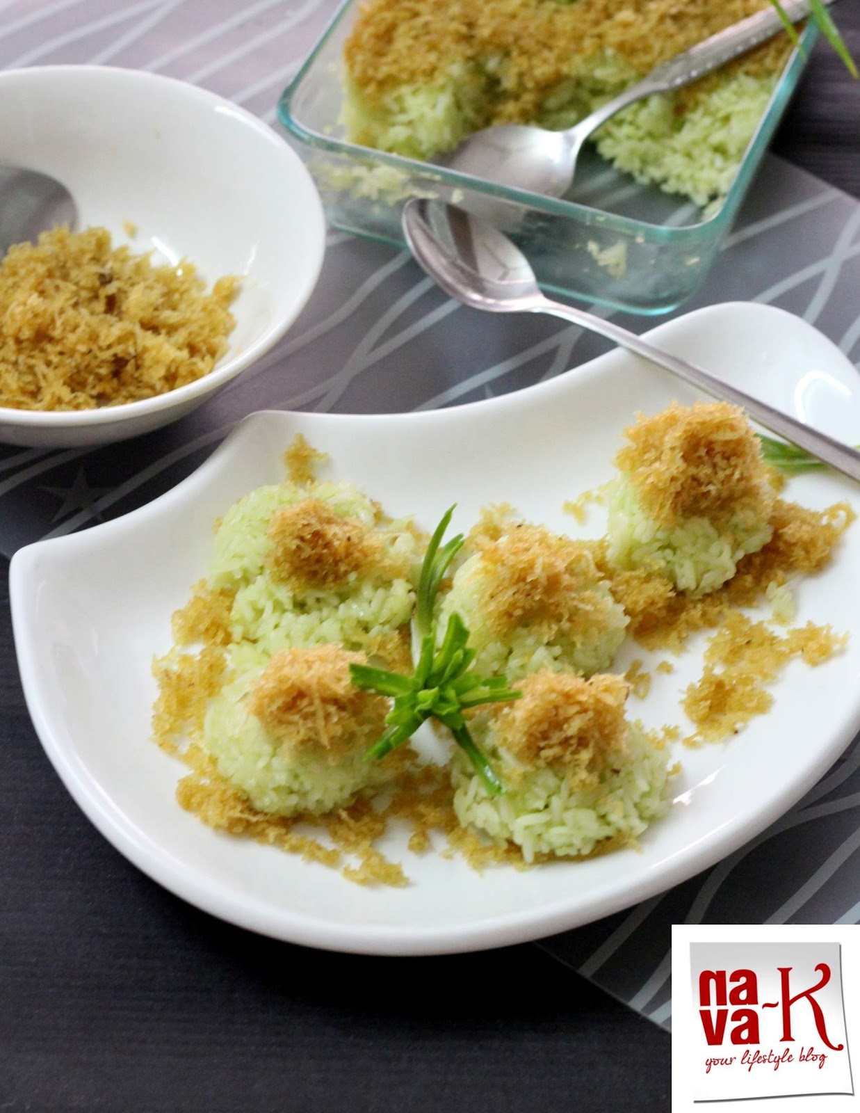 nava-k: Pulut Inti (Glutinous Rice With Sweet Coconut)