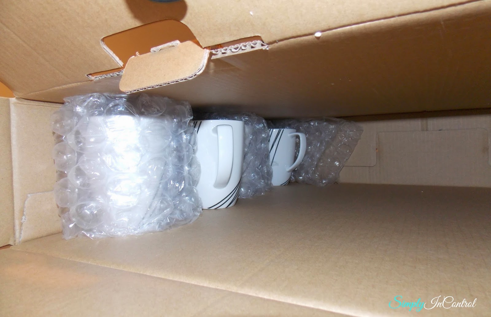 Simply in Control: How to Pack Mugs, Glasses and Bowls