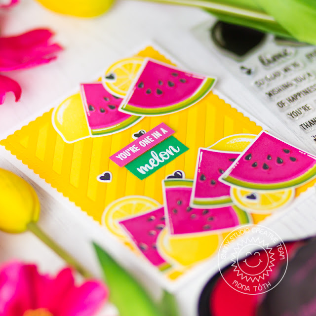 Sunny Studio: Frilly Frames Cards with Franci and Mona