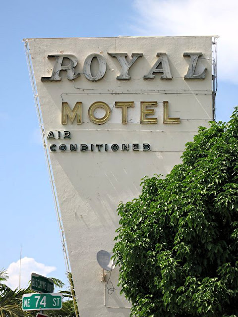 The Modernist Angle: It caught my eye: Modernist Hotel Signs in Miami