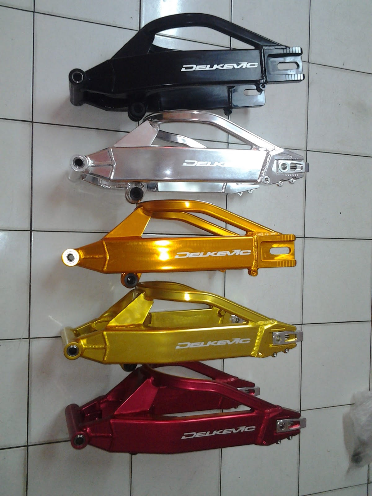 Distributor asesoris motor: SWING ARM DELEKVIC