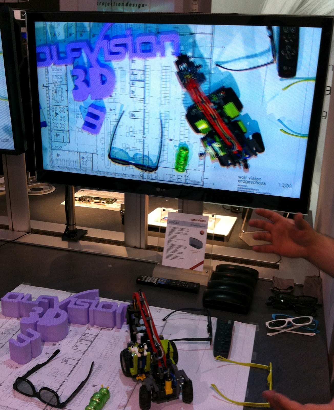 Future-Talk 3D VR: June 2012